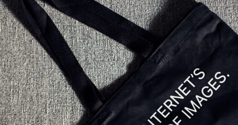 【バッグは2つ持ちが定番！】便利でオシャレな「サブバッグ」が見つかる人気デザイン18選！ - floatbyl